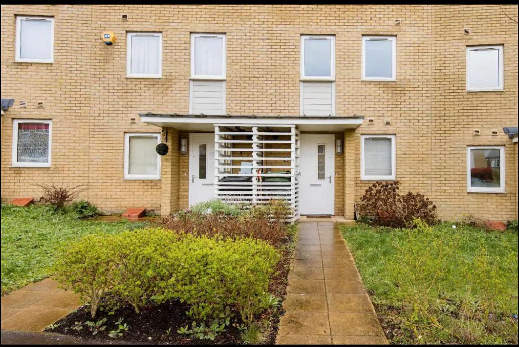 Spacious Double Room in New Development Near Station, Kent (updated ...