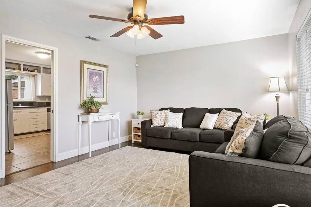 Robert St Cottage, near Lodi Lake, Lodi (updated prices 2026)