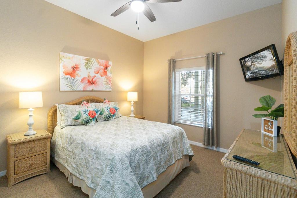 First floor beach style unit with lake view in Bahama Bay, Kissimmee ...