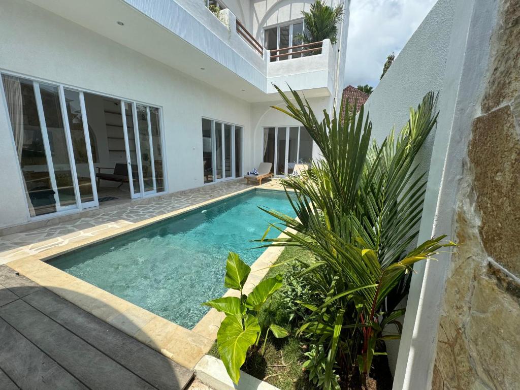 Chic Brand New 4 BR villa with Pool near The Beach, Canggu (updated ...