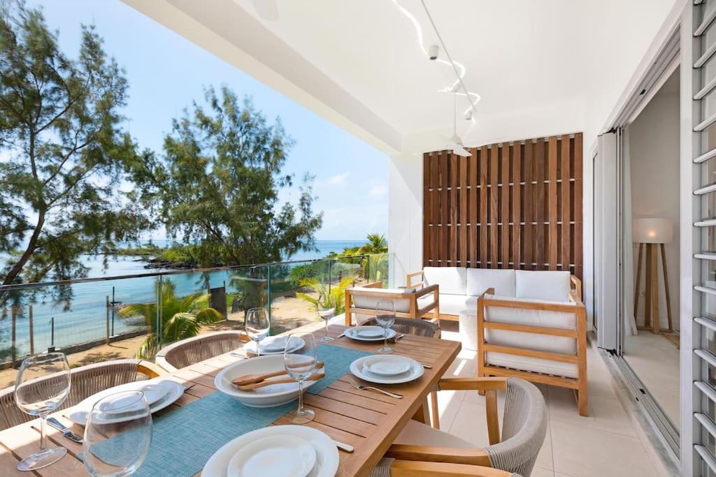 Oceanfront 3BR and 3BA Apartment with beach access, Grand Gaube ...