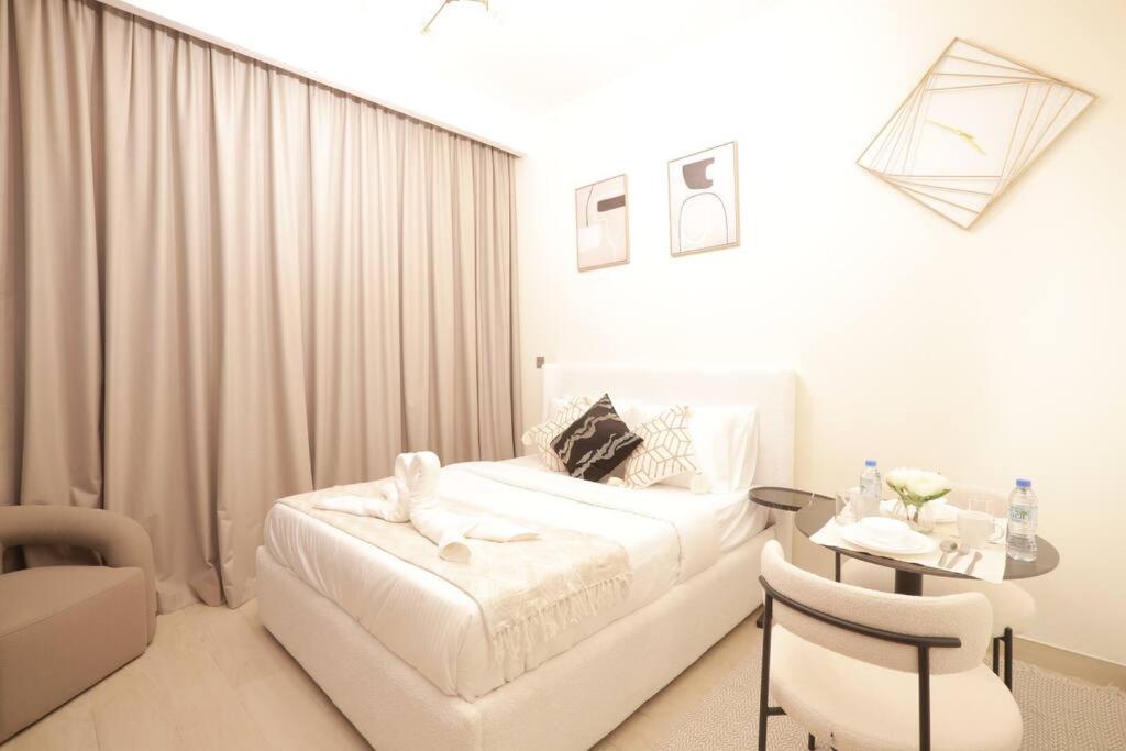 Brand New luxe Studio -Azizi Riviera Meydan, Dubai (updated prices 2025)