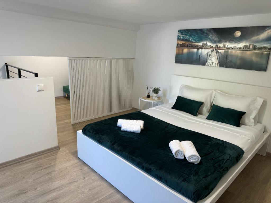 Loftas Smaragdas, Palanga (updated prices 2024)