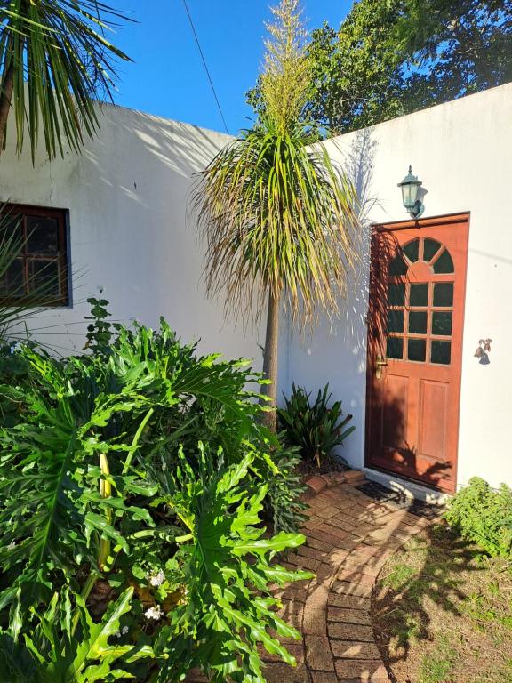 Imani Guest House, Grahamstown (updated prices 2026)