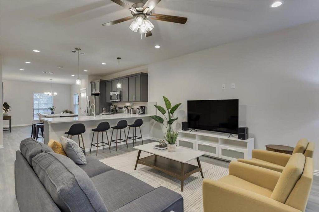 Your Vibrant Dallas Getaway Home, Dallas (updated prices 2026)