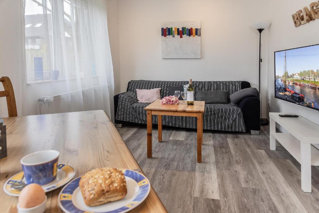 50213 Haus Klaas-Wohnung Henry, Carolinensiel (updated prices 2025)