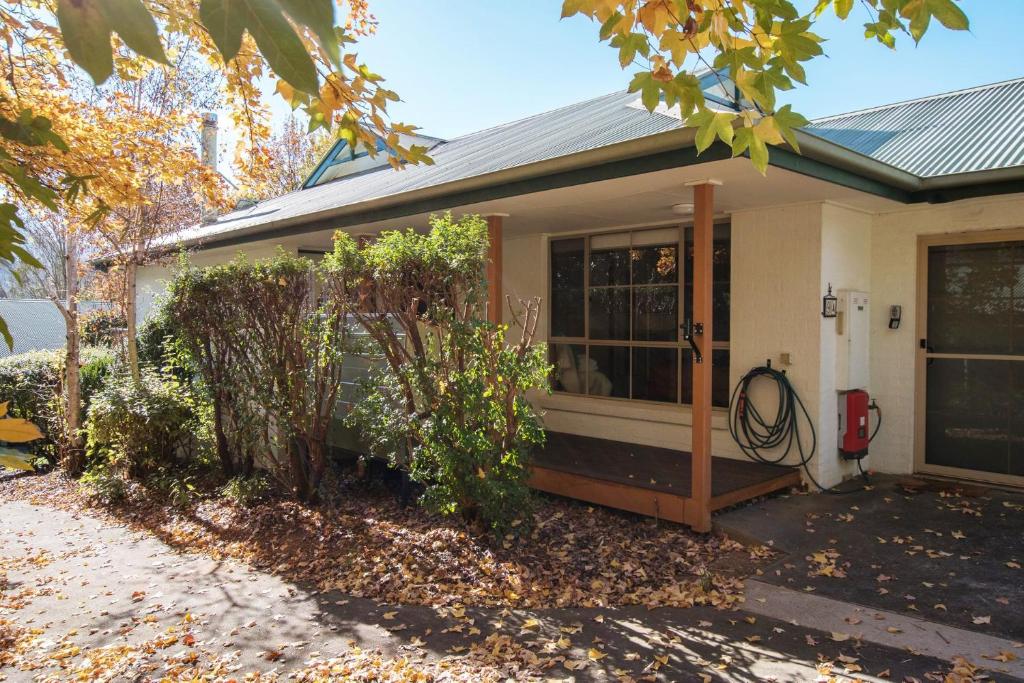 9a Woodlands Grove, Bright (updated prices 2025)