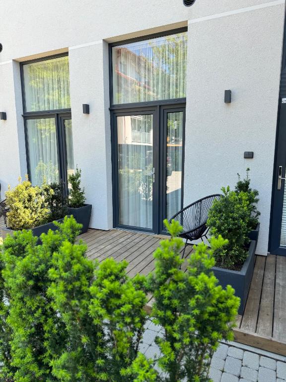 Loftas Smaragdas, Palanga (updated prices 2025)