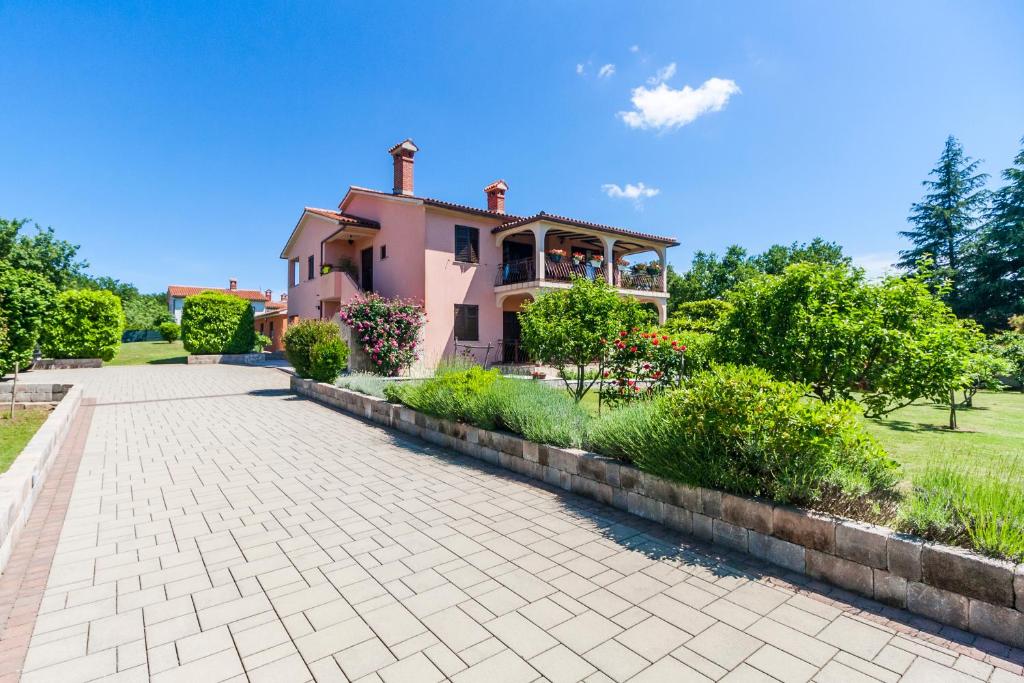 House Licul, 3-bedroom house with pool and garden near Labin ...