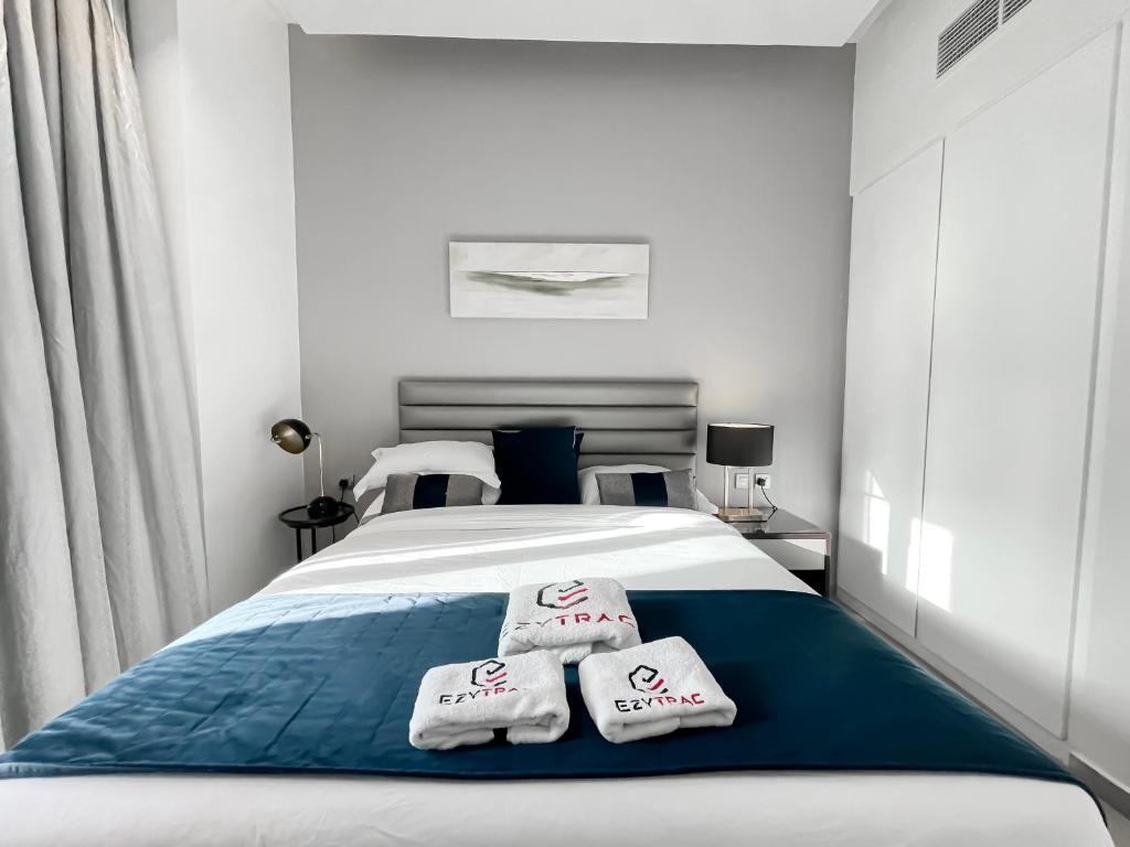 Elegant Two Bedroom In Damac Majestine - Business Bay Dubai - Ezytrac Vacation Homes, Dubai ...