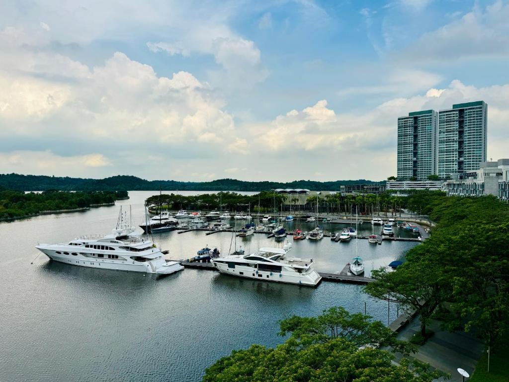 Puteri Harbour 3BR - A Million Dollar View - 7 mins to Legoland ...