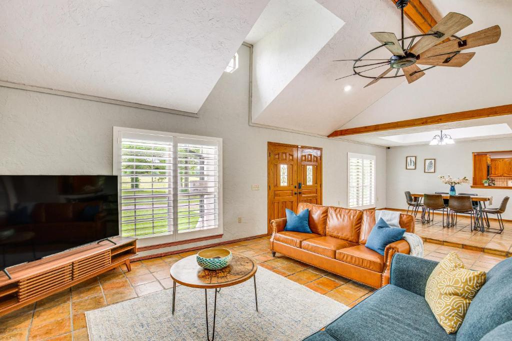 Yantis Retreat on 10 Acres Steps to Lake Fork!, Yantis (updated prices ...