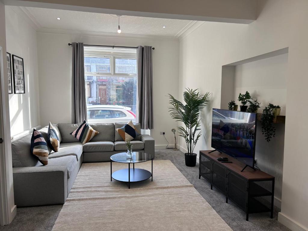 Luxe Home - Rhigos, Afan Forest, Zip World, Brecon, Treherbert (updated ...