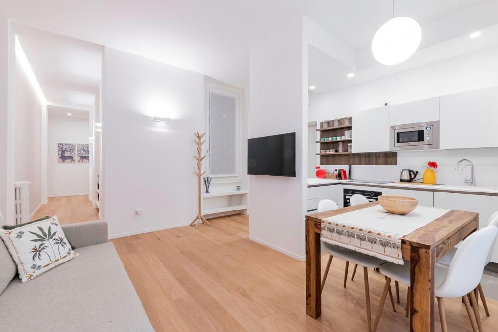 Homeby, Casa Isella, Milan (updated prices 2026)