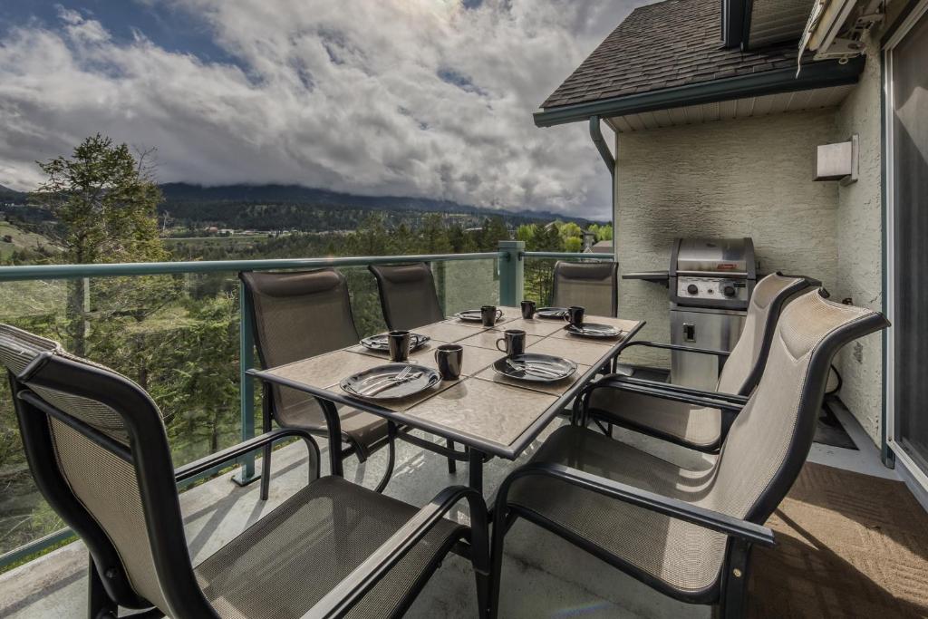 The Peaks 3 Bedroom Mountain View Condo, Radium Hot Springs (updated ...