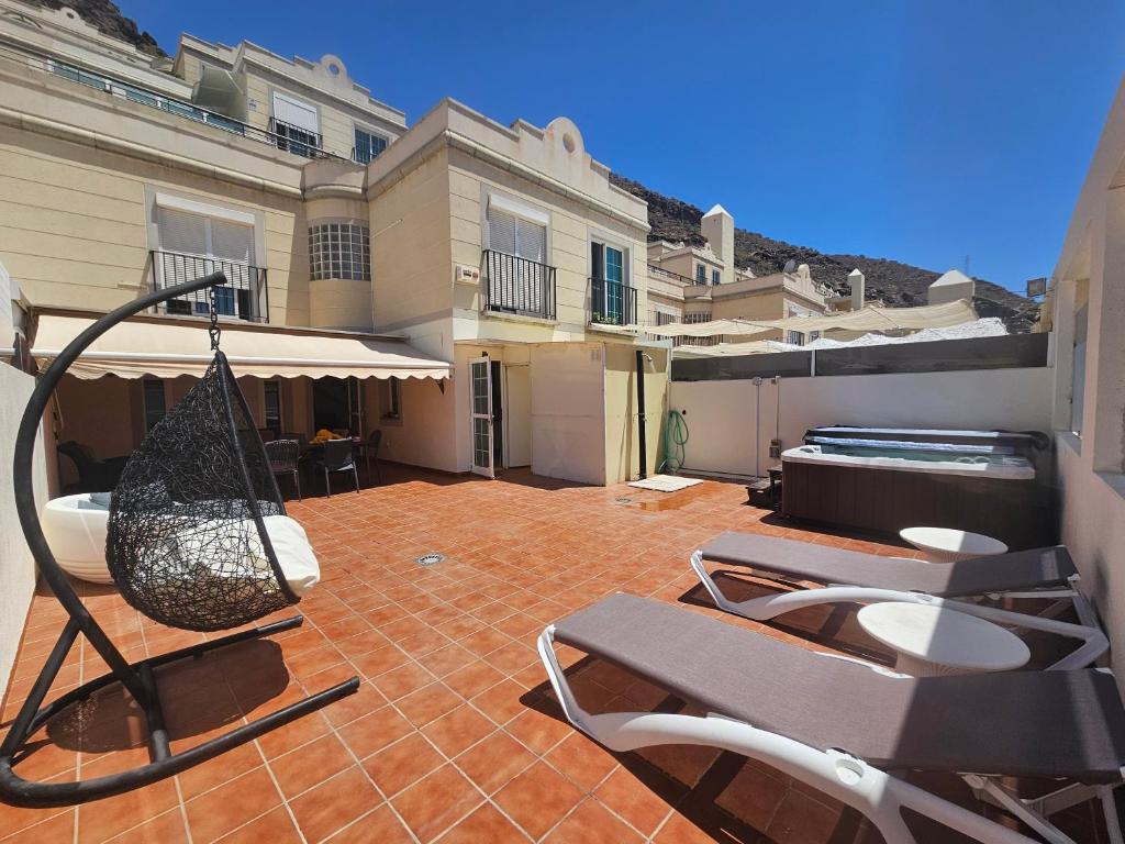 Modern house with large chill out terrace and jacuzzi, Puerto Rico de ...