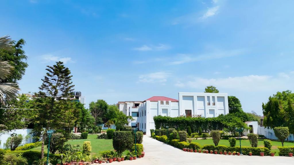 Pink Villa Boutique Hotel, Meerut (updated prices 2026)