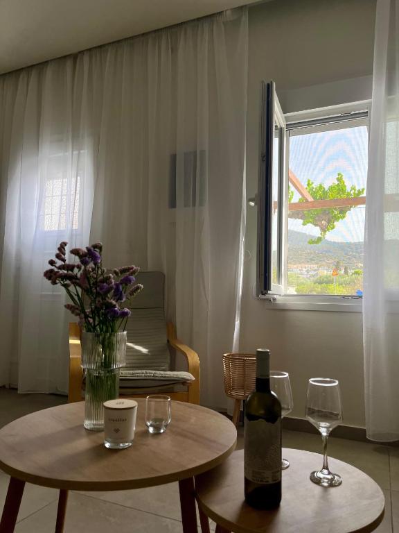 Relax under the mulberry tree, Istro (updated prices 2025)