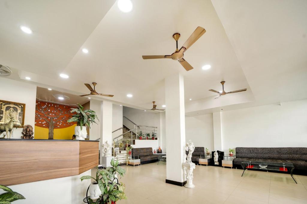 Hotel Silver Inn, Bhopal (updated prices 2024)