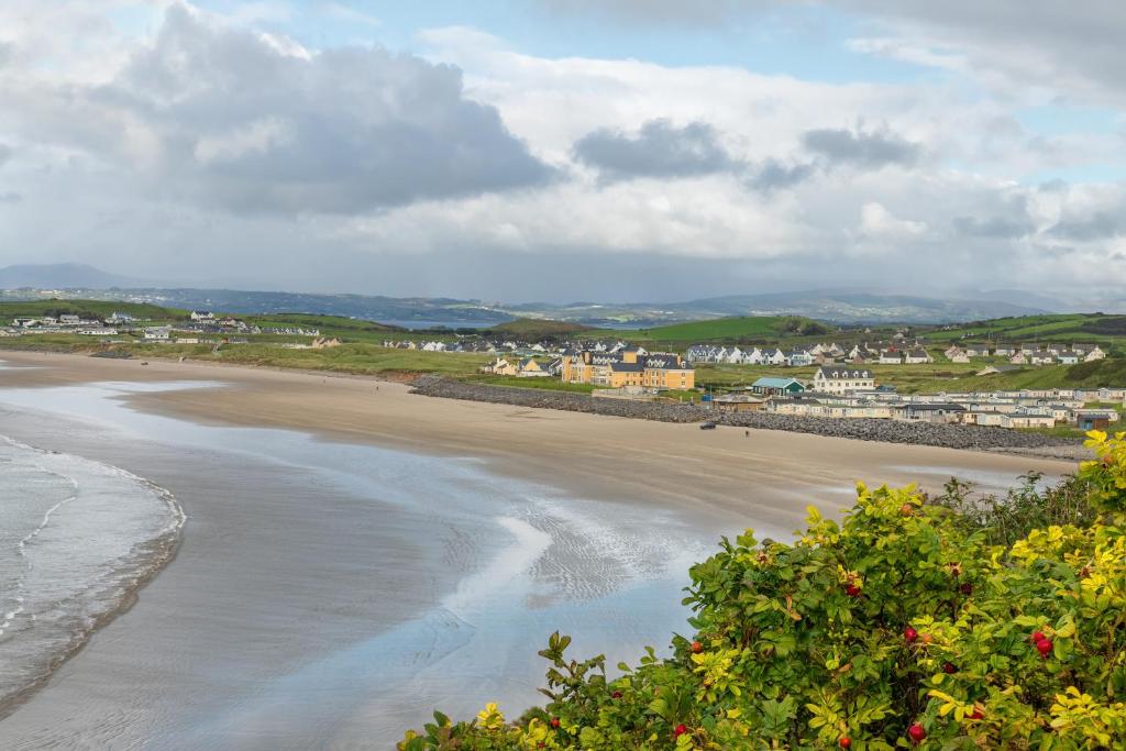 Ard Na Gaoithe Rossnowlagh Beach, Donegal – Tarifs 2024
