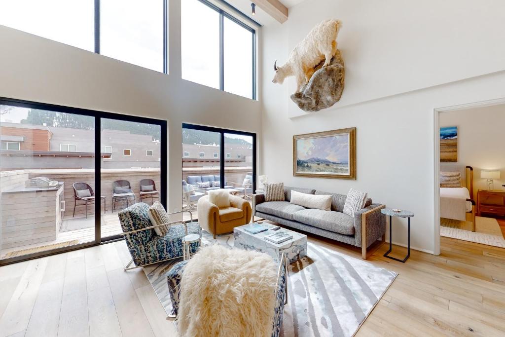 Arts District West 301, Jackson (updated prices 2025)