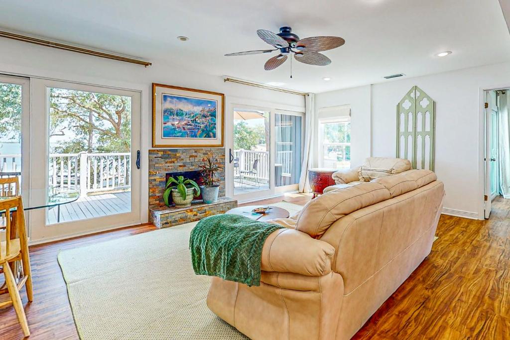 Helios #F, Dauphin Island (updated prices 2026)