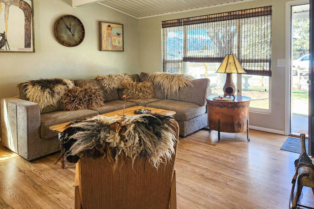 Goldfish Glen, Colorado Springs (updated prices 2025)