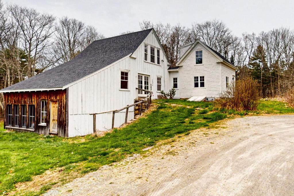 Rustic Riverfront Retreats, South Bristol (precios actualizados 2025)