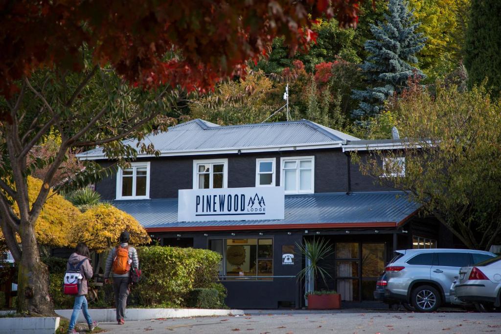Pinewood Lodge, Queenstown (updated prices 2025)