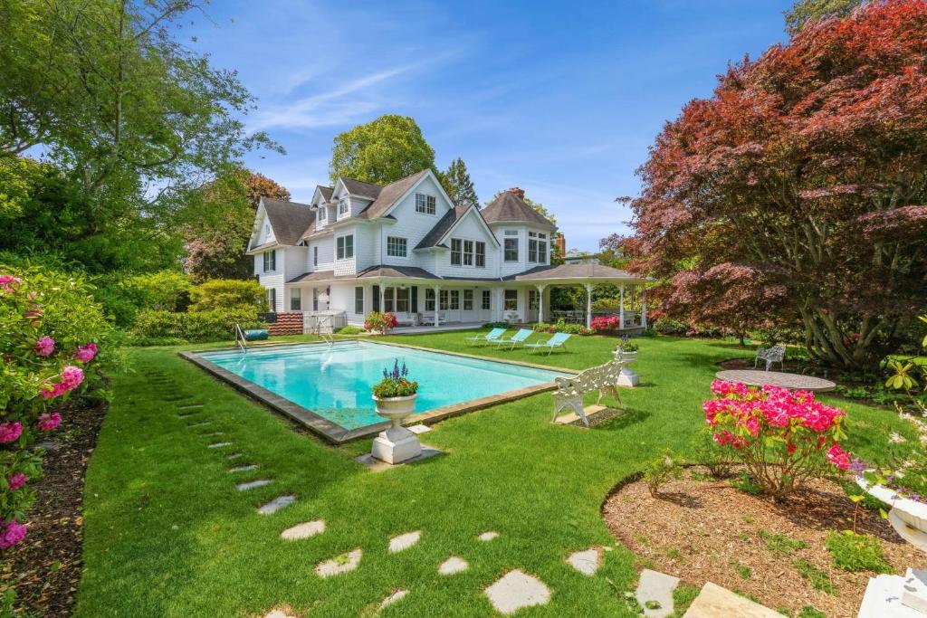 Victorian Traditional in Southampton Village, Southampton (updated ...