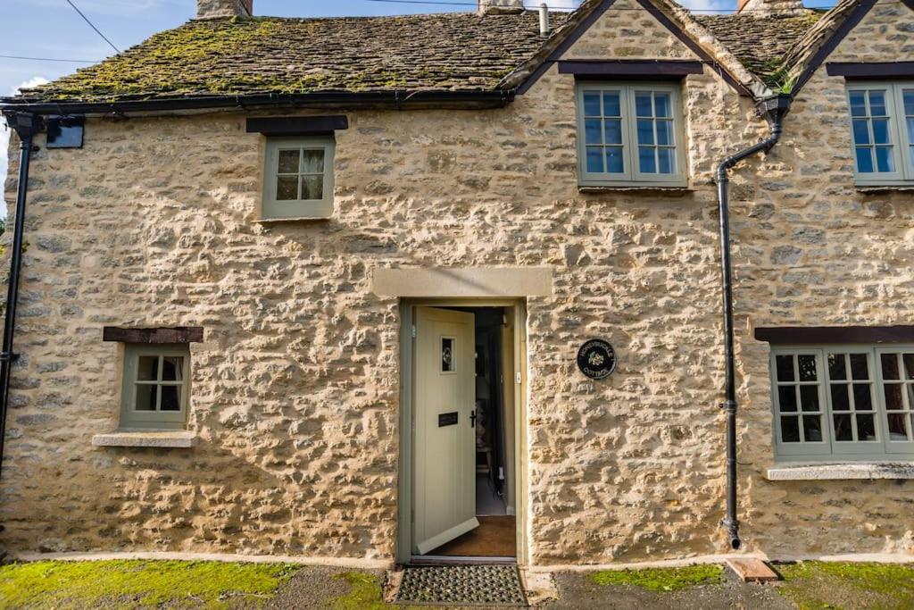 Charming Cottage in Cotswolds Riverside Village, Fairford (updated ...