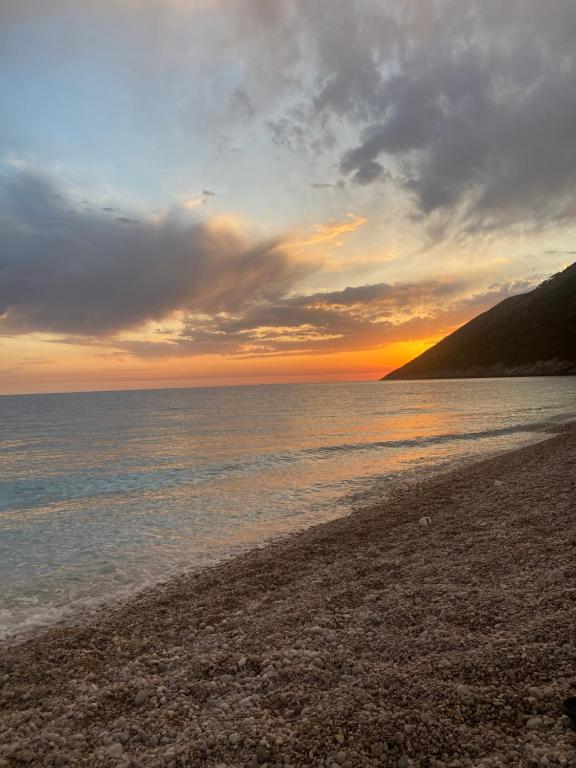 Infinity Coast Villa, Palasë (precios actualizados 2024)