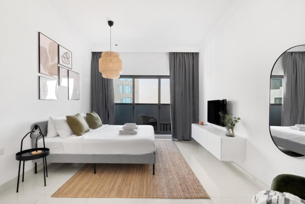 GuestReady - Minimalist Modern in Business Bay, Dubai (updated prices 2026)