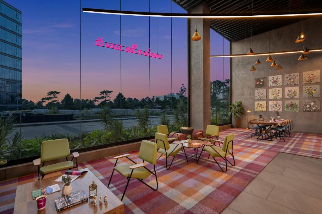 Moxy Bengaluru Airport Prestige Tech Cloud, Devanahalli-Bangalore ...