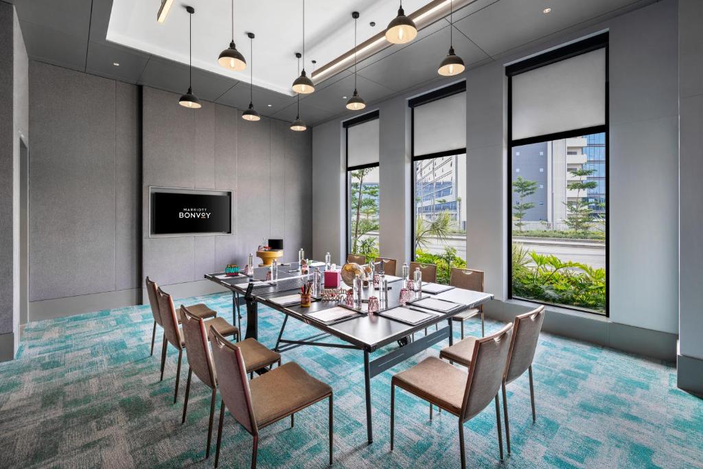 Moxy Bengaluru Airport Prestige Tech Cloud, Devanahalli-Bangalore ...