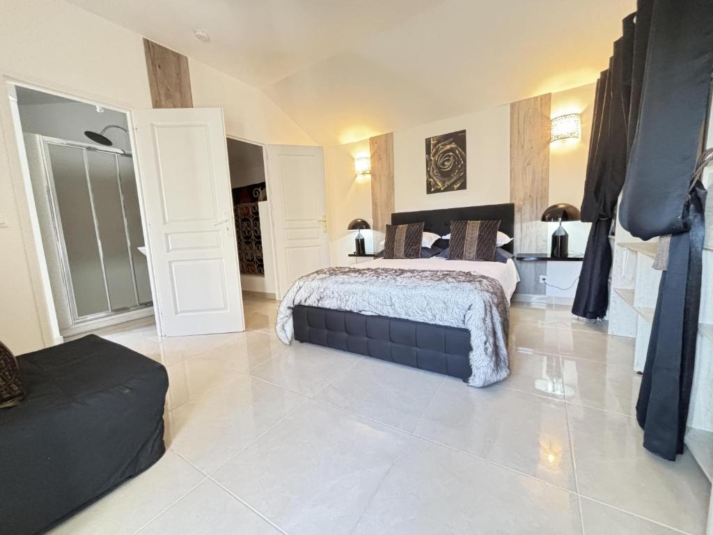 l'Ile d'or Dupleix, Saint-Raphaël (updated prices 2025)