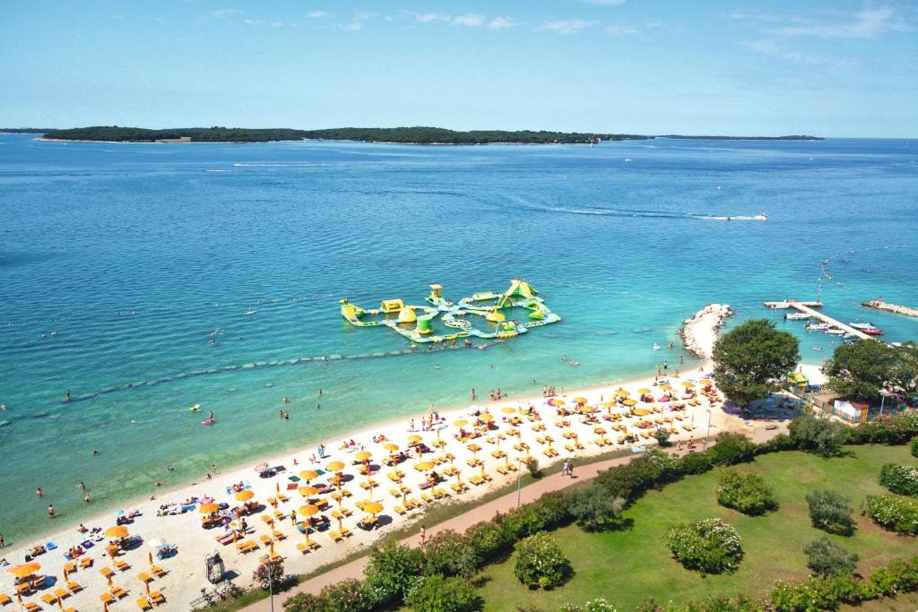 Eurocamp Mobile Homes at Campsite Bi Village, Valbandon (updated prices ...