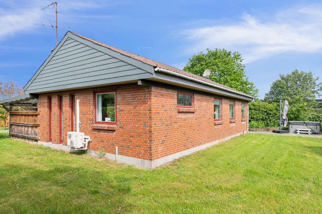 Cottage In Fjellerup With Outdoor Spa, Glesborg (updated prices 2024)