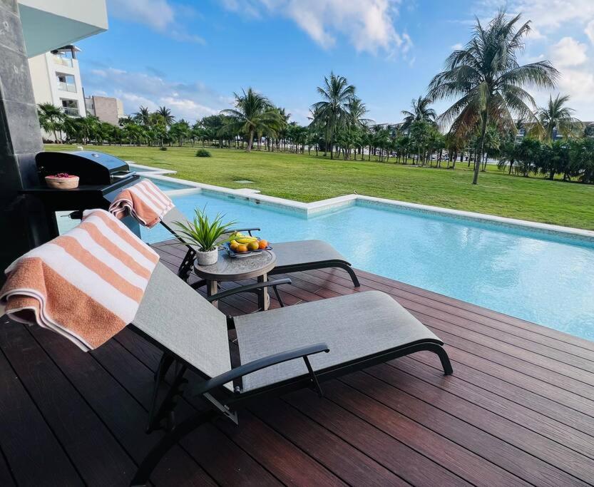 Oceanfront walkout pool Mareazul La Casa Bonita, Playa del Carmen ...