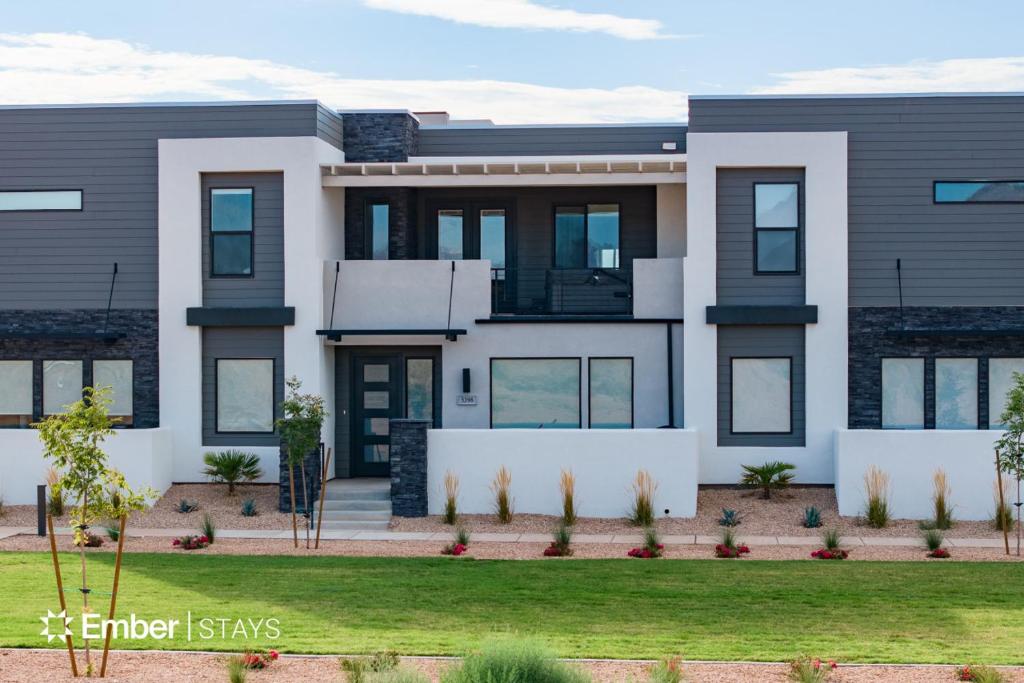 Laguna at Desert Color (by Ember Stays), St. George (updated prices 2026)
