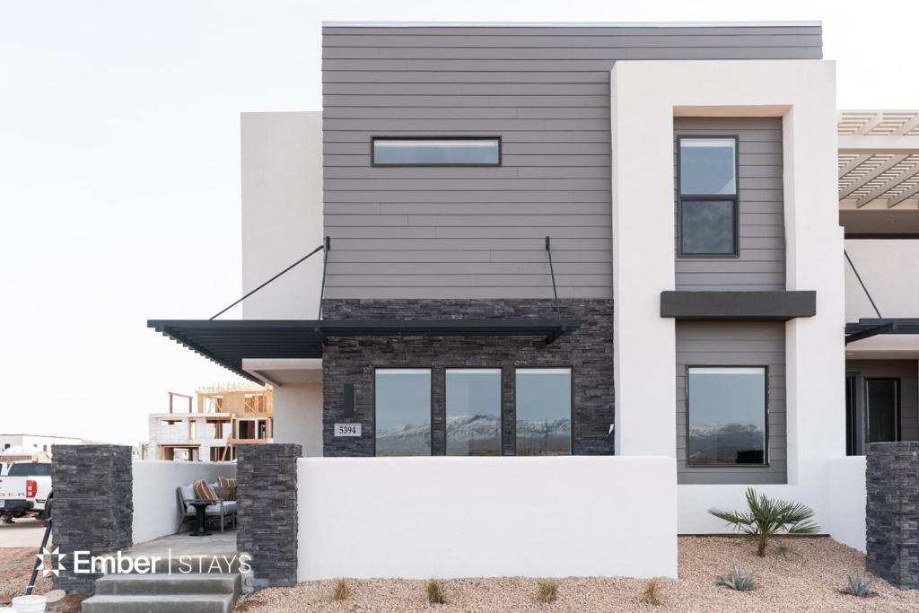 Desert Vista at Desert Color (by Ember Stays), St. George (updated ...