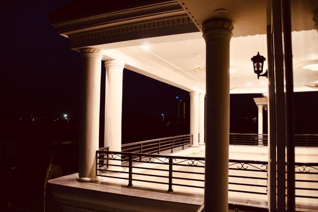 One & 2 Bed unit DHA Phase 3 Lounge, Kitchen, Terrace, Airport Access ...