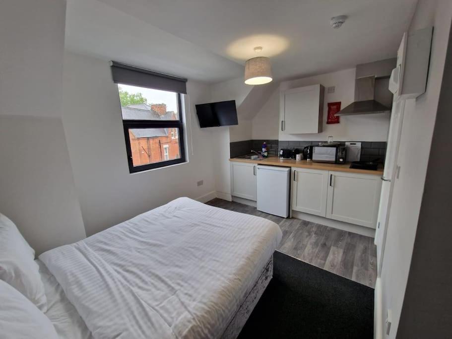 Modern Studio next to Notts Castle!, Nottingham (updated prices 2025)