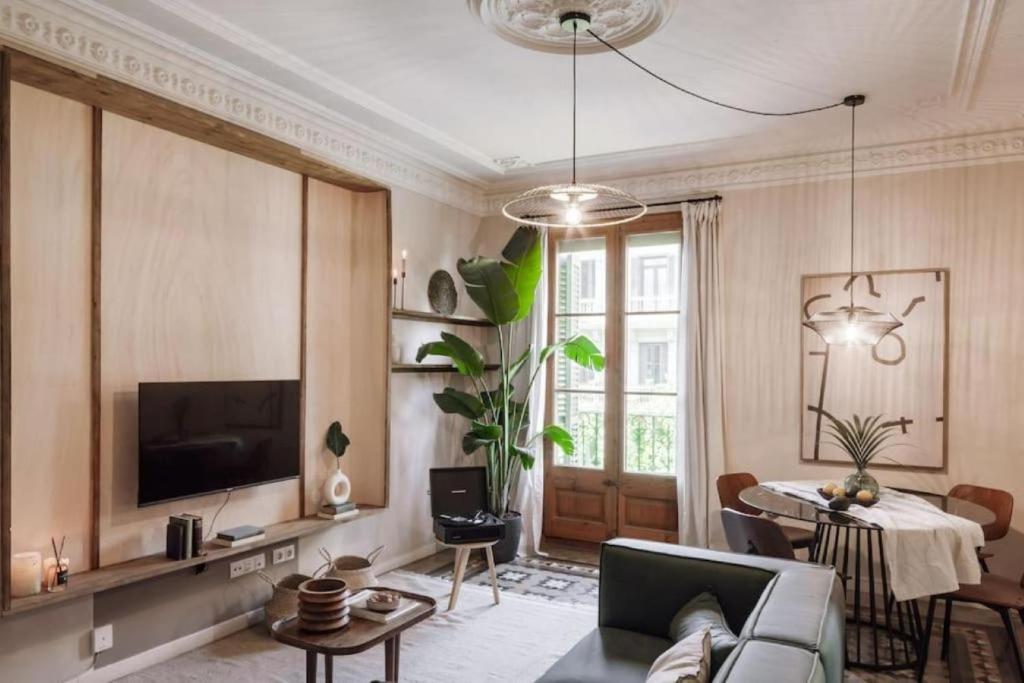 Ulindi - 2 bedroom with balcony in Eixample Esquerra, Barcelona ...