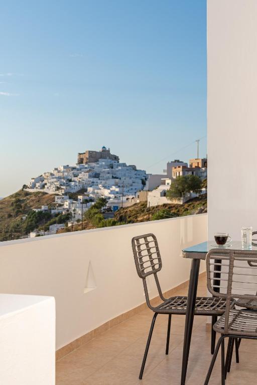 Blueviu, Pera Gyalos (updated prices 2026)