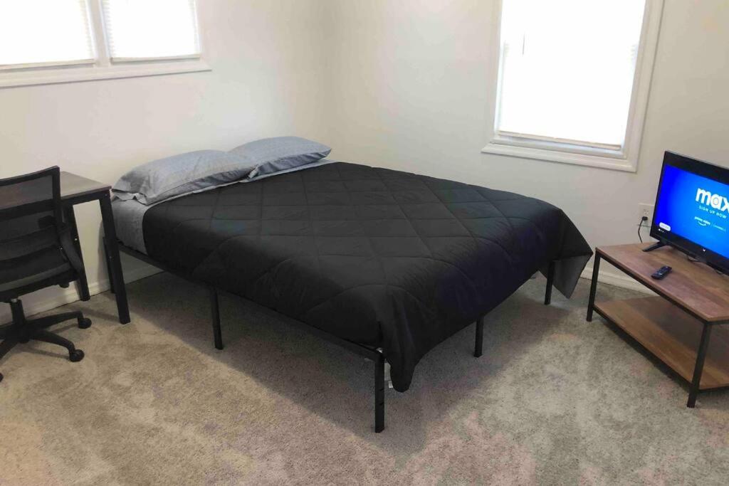 Private 2-bed house with free parking and 15-min walk to direct NYC ...