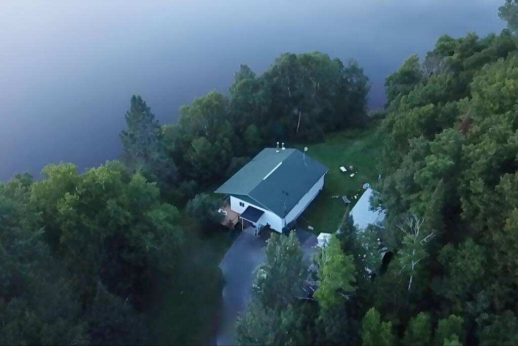 The House On The Lake, Ferme-Neuve (updated prices 2026)