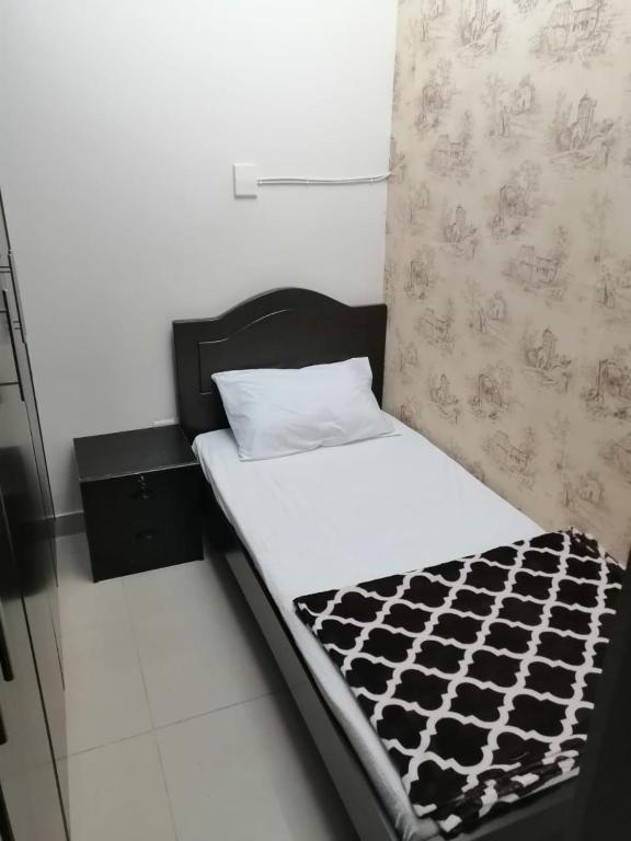 1207 R 6 Close partition with attach cabinet, Dubai (updated prices 2025)