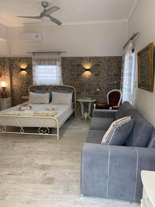 Studio kastro II, Myrina (updated prices 2025)