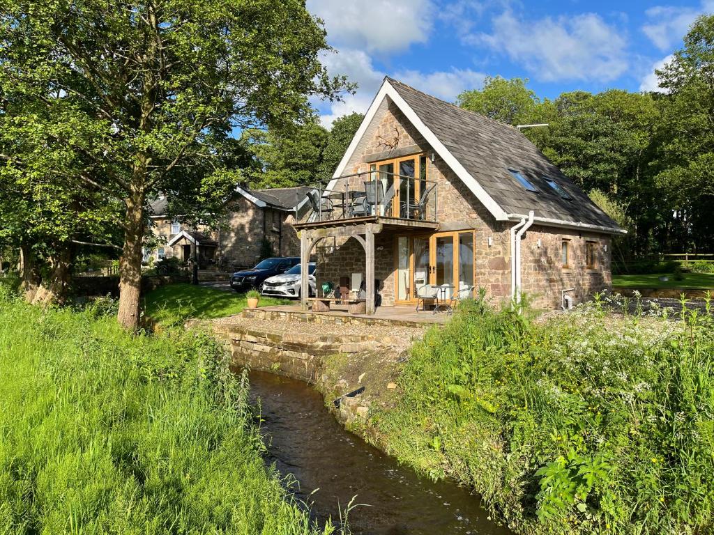 Cosy Alpine Cottage in the heart of Lancashire, Catterall ...